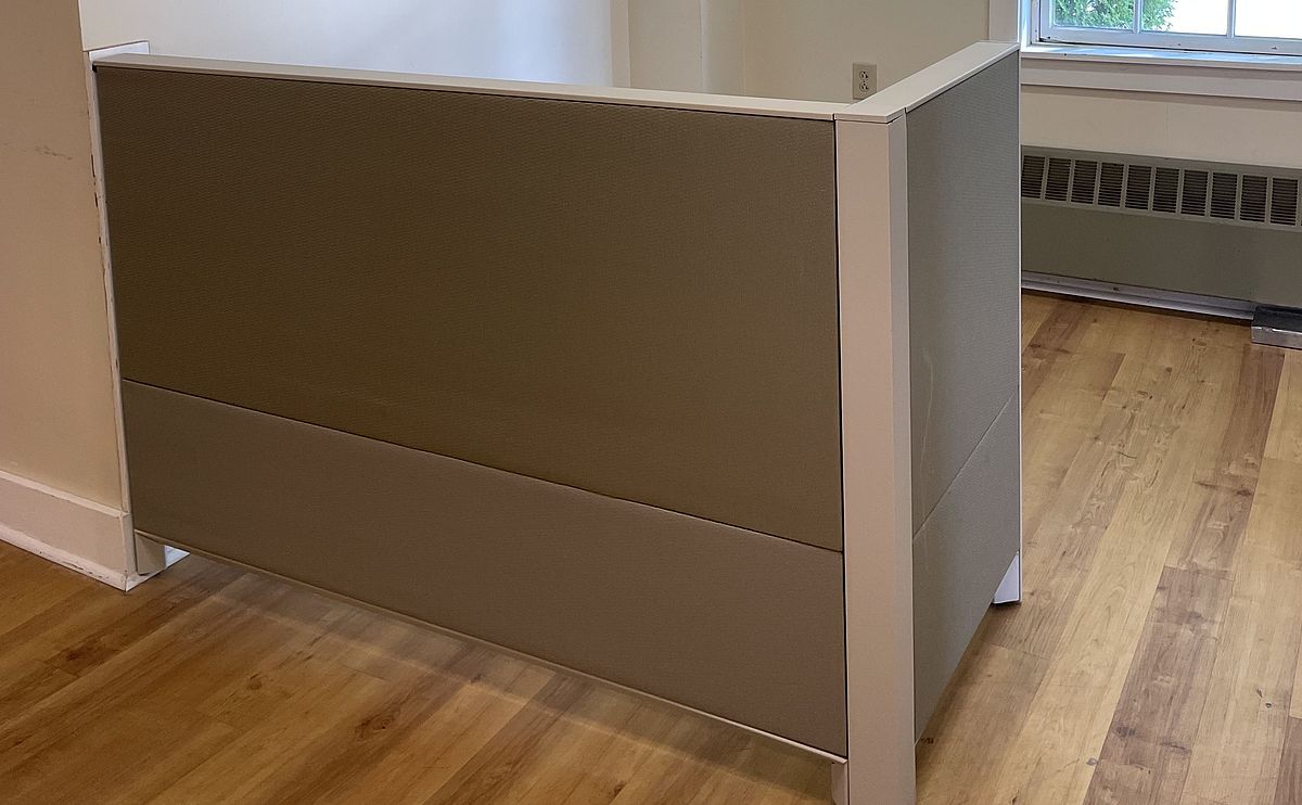 Free Workstation Cubicles & Office Furniture – Must Disassemble and ...